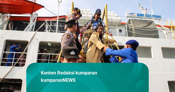 Foto: KMP Gili Iyang Sempat Terbakar, Ratusan Penumpang Berhasil Dievakuasi | kumparan.com